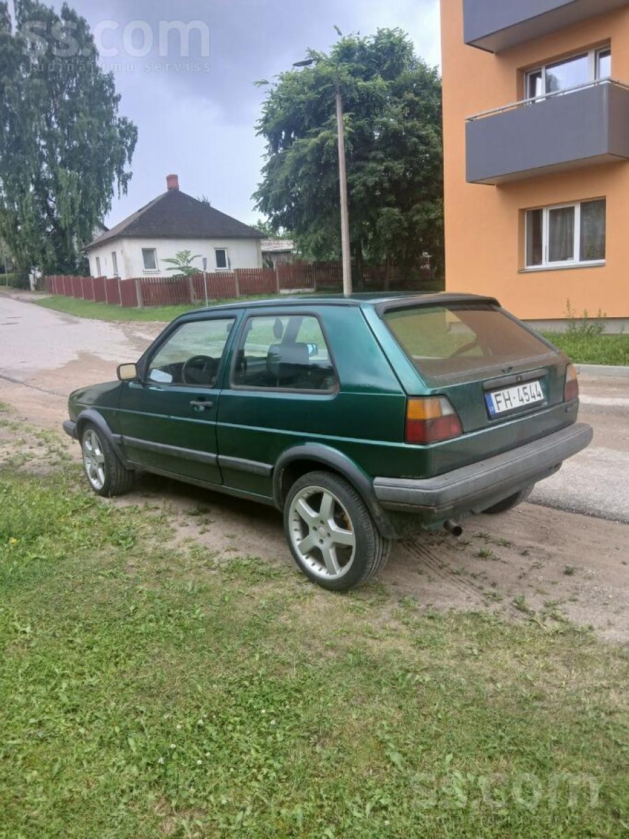 Zaļš Volkswagen Golf 1989 Valka, ar dzinēja tilpumu 1.60 L un nobraukumu 320 tūkst. km par 1700 €, foto 5 vietnē AUTOMOTO.COM.LV