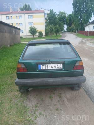 Zaļš Volkswagen Golf 1989 Valka, ar dzinēja tilpumu 1.60 L un nobraukumu 320 tūkst. km par 1700 €, foto 6 vietnē AUTOMOTO.COM.LV