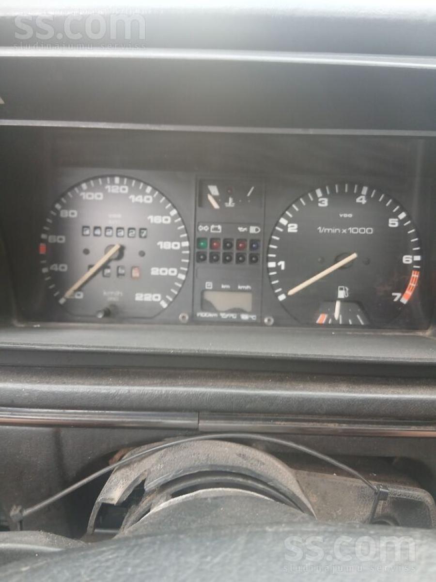 Zaļš Volkswagen Golf 1989 Valka, ar dzinēja tilpumu 1.60 L un nobraukumu 320 tūkst. km par 1700 €, foto 10 vietnē AUTOMOTO.COM.LV