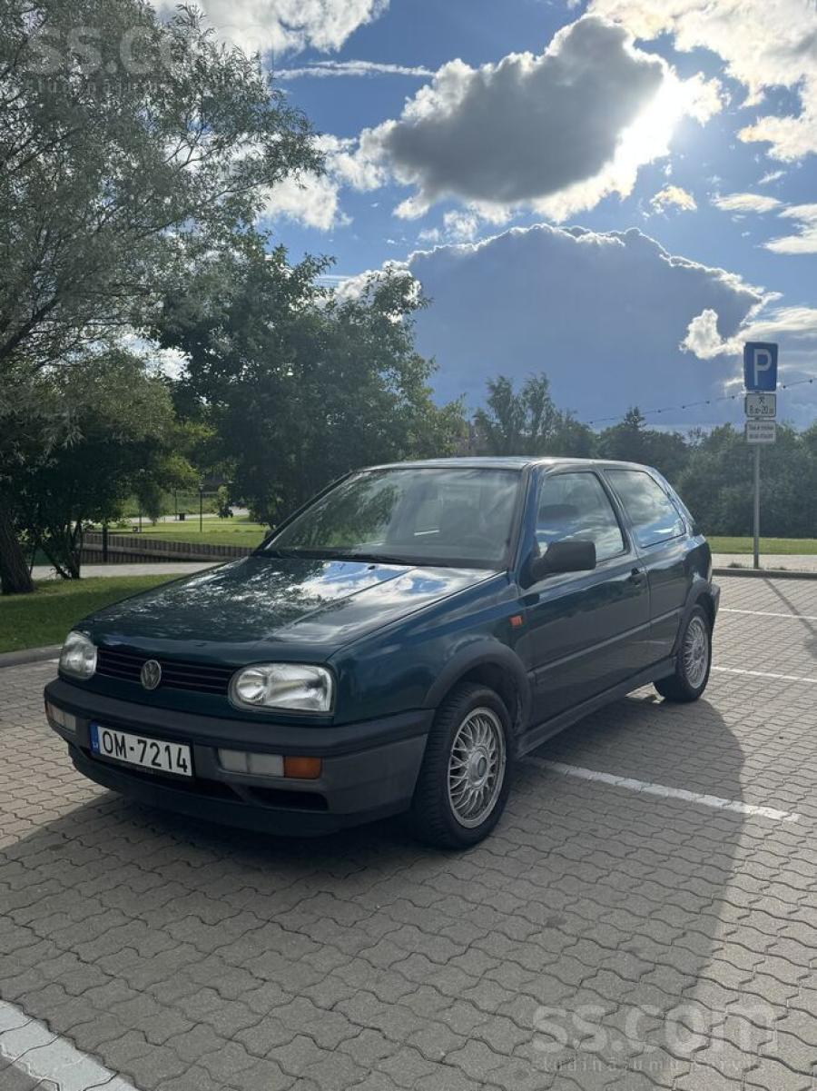 Green Volkswagen Golf 1992 in Jelgava, with an engine capacity of 1.90 L and mileage of 184 thousand km for 4000 €, photo 3 on AUTOMOTO.COM.LV