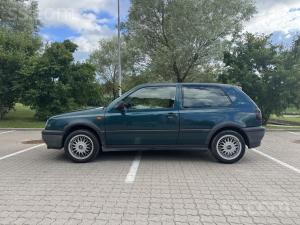 Green Volkswagen Golf 1992 in Jelgava, with an engine capacity of 1.90 L and mileage of 184 thousand km for 4000 €, photo 4 on AUTOMOTO.COM.LV