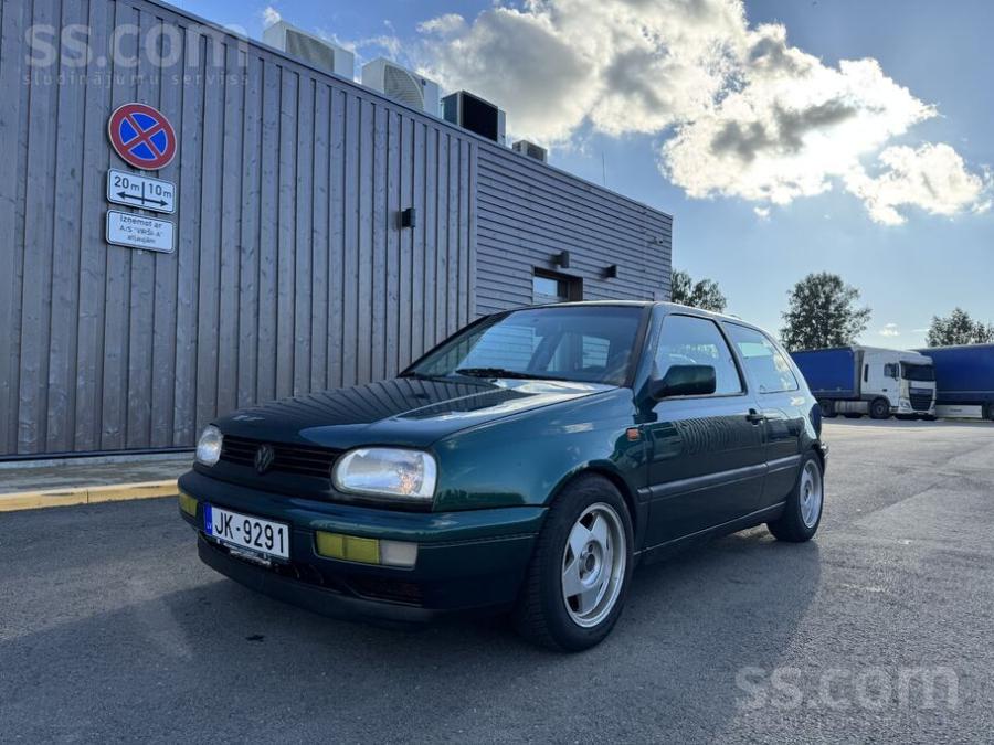 Green Volkswagen Golf 1997 in Riga, with an engine capacity of 1.80 L and mileage of 295 thousand km for 600 €, photo 3 on AUTOMOTO.COM.LV