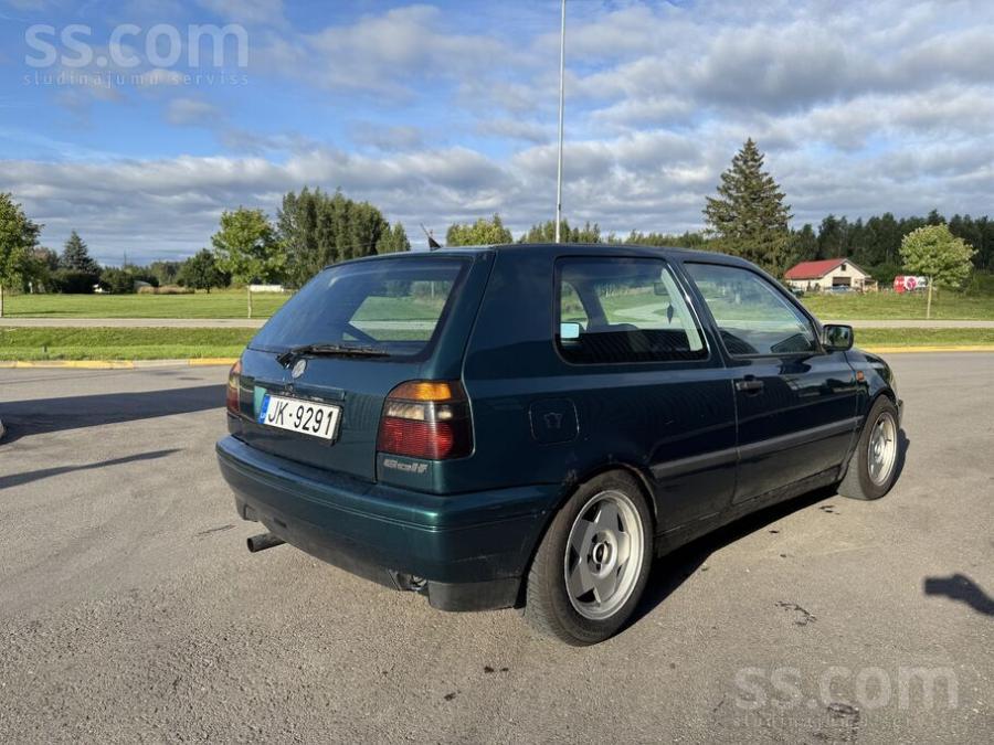 Green Volkswagen Golf 1997 in Riga, with an engine capacity of 1.80 L and mileage of 295 thousand km for 600 €, photo 5 on AUTOMOTO.COM.LV