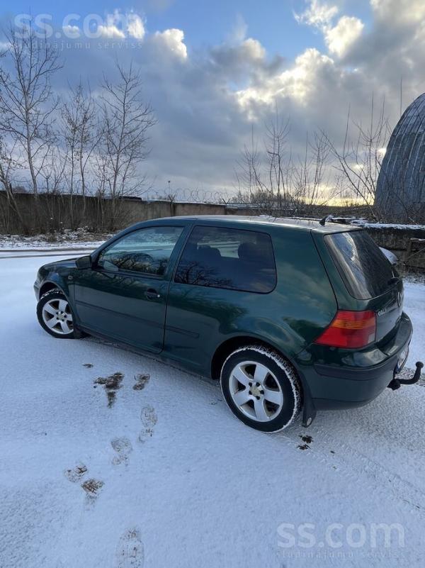 Zaļš Volkswagen Golf 1999 Rīga, ar dzinēja tilpumu 1.90 L un nobraukumu 344 tūkst. km par 1000 €, foto 4 vietnē AUTOMOTO.COM.LV