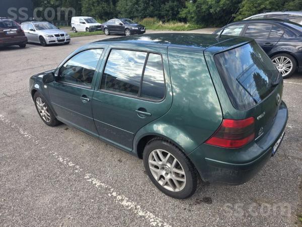 Green Volkswagen Golf 2000 in Riga, with an engine capacity of 1.60 L and mileage of 180 thousand km for 1400 €, photo 1 on AUTOMOTO.COM.LV