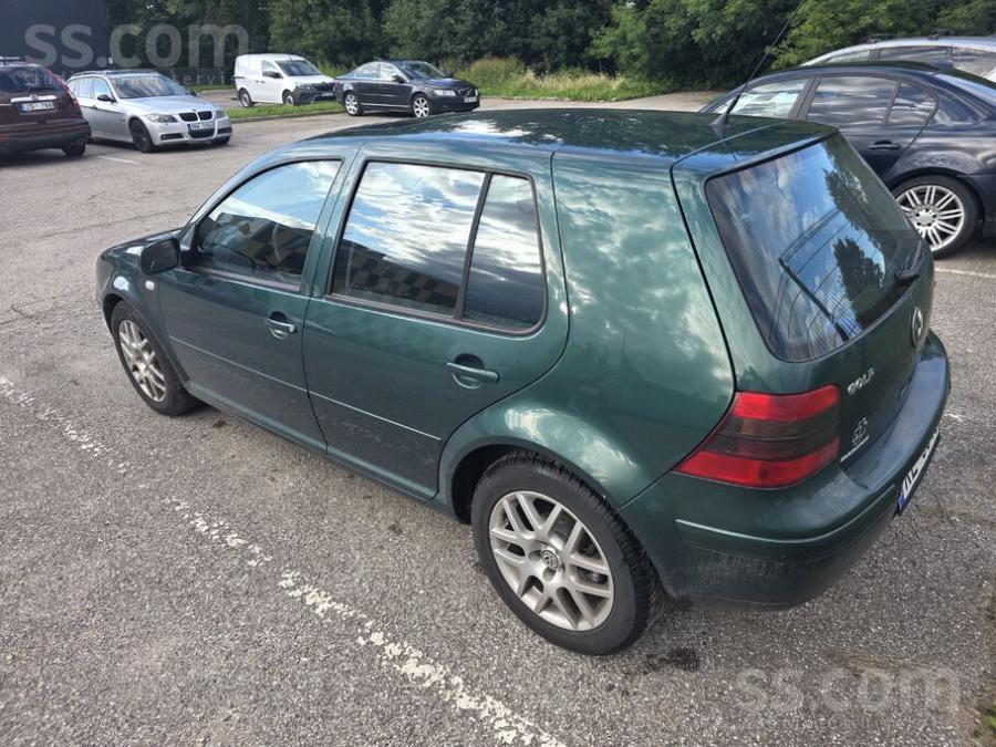 Zaļš Volkswagen Golf 2000 Rīga, ar dzinēja tilpumu 1.60 L un nobraukumu 180 tūkst. km par 1400 €, foto 1 vietnē AUTOMOTO.COM.LV
