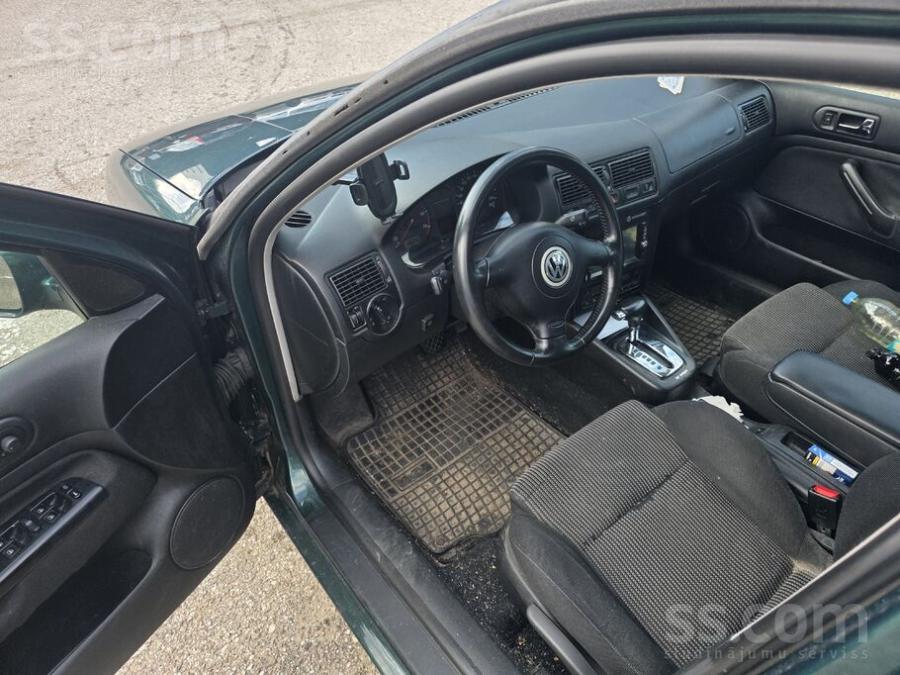 Zaļš Volkswagen Golf 2000 Rīga, ar dzinēja tilpumu 1.60 L un nobraukumu 180 tūkst. km par 1400 €, foto 8 vietnē AUTOMOTO.COM.LV