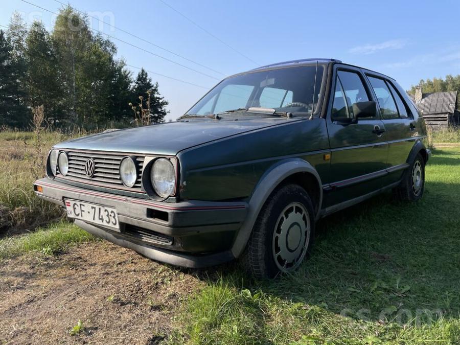 Green Volkswagen Golf 1985 in Tukums, with an engine capacity of 1.80 L and mileage of 289 thousand km for 1900 €, photo 3 on AUTOMOTO.COM.LV