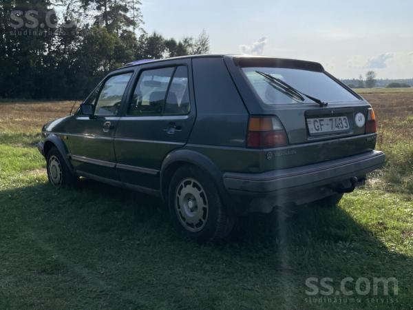 Green Volkswagen Golf 1985 in Tukums, with an engine capacity of 1.80 L and mileage of 289 thousand km for 1900 €, photo 4 on AUTOMOTO.COM.LV