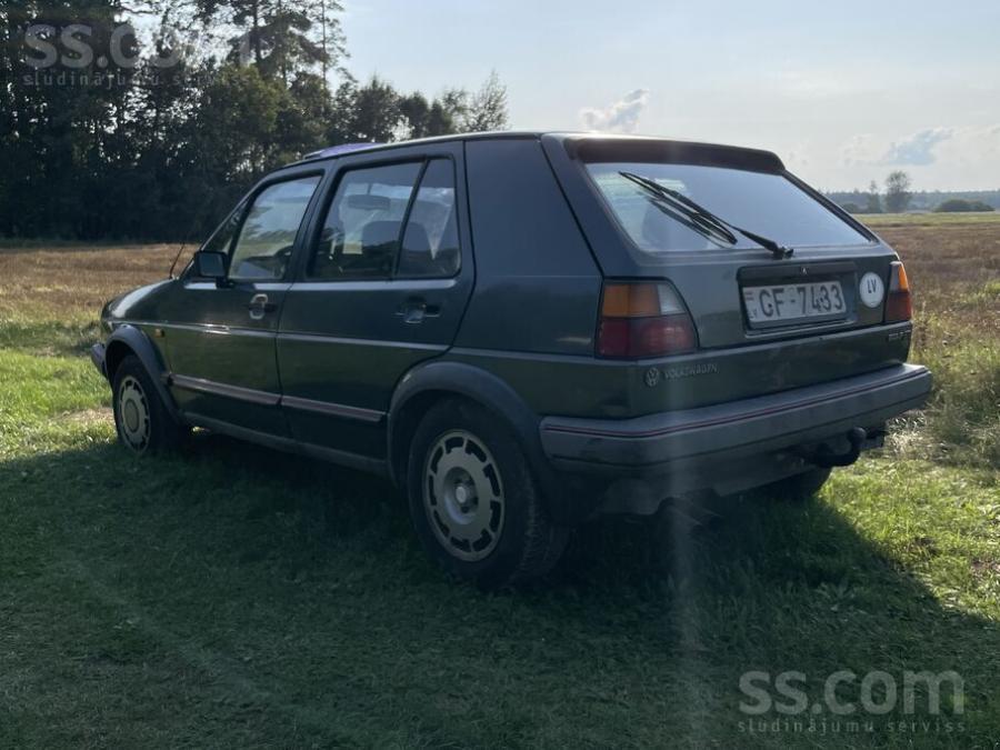 Green Volkswagen Golf 1985 in Tukums, with an engine capacity of 1.80 L and mileage of 289 thousand km for 1900 €, photo 5 on AUTOMOTO.COM.LV