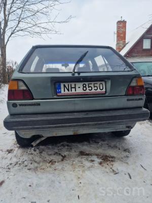Zaļš Volkswagen Golf 1986 Bauska, ar dzinēja tilpumu 1.60 L un nobraukumu 236 tūkst. km par 800 €, foto 5 vietnē AUTOMOTO.COM.LV