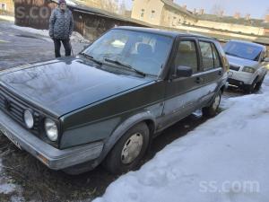 Green Volkswagen Golf 1988 in Daugavpils, with an engine capacity of 1.80 L and mileage of 260 thousand km for 500 €, photo 6 on AUTOMOTO.COM.LV