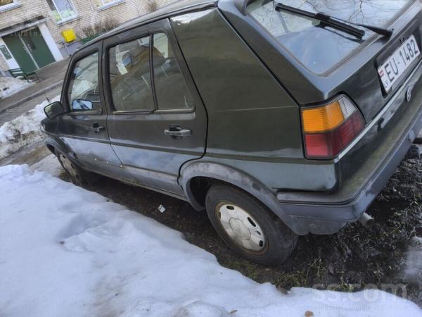 Green Volkswagen Golf 1988 in Daugavpils, with an engine capacity of 1.80 L and mileage of 260 thousand km for 500 €, photo 6 on AUTOMOTO.COM.LV