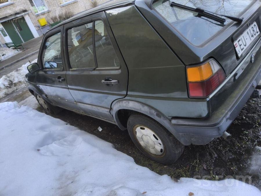 Green Volkswagen Golf 1988 in Daugavpils, with an engine capacity of 1.80 L and mileage of 260 thousand km for 500 €, photo 7 on AUTOMOTO.COM.LV