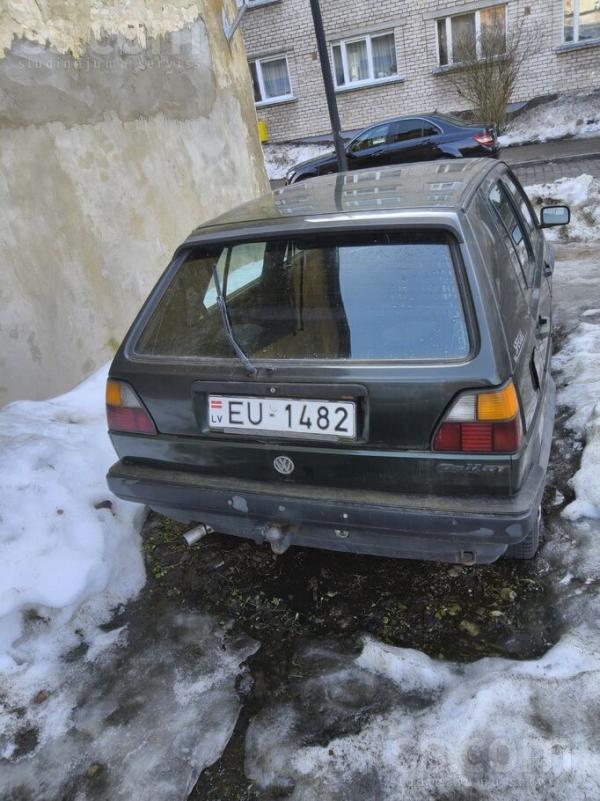 Green Volkswagen Golf 1988 in Daugavpils, with an engine capacity of 1.80 L and mileage of 260 thousand km for 500 €, photo 7 on AUTOMOTO.COM.LV