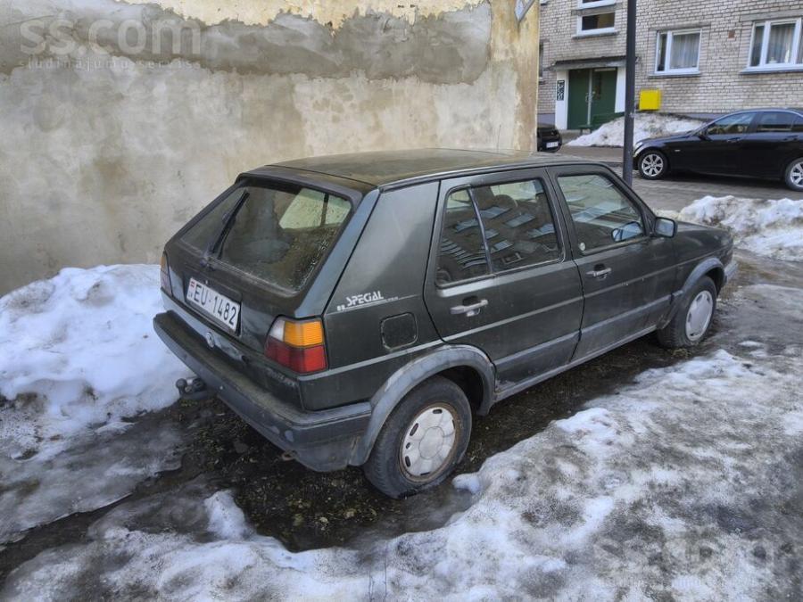 Green Volkswagen Golf 1988 in Daugavpils, with an engine capacity of 1.80 L and mileage of 260 thousand km for 500 €, photo 9 on AUTOMOTO.COM.LV