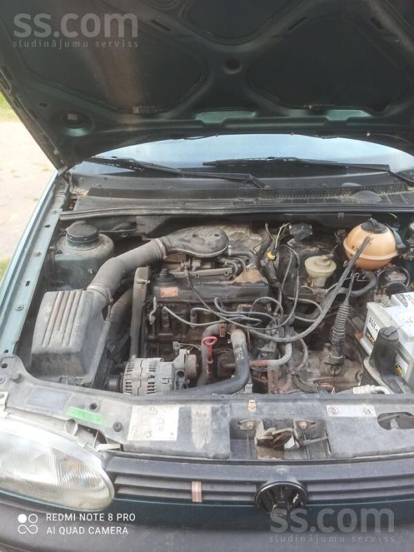 Zaļš Volkswagen Golf 1993 Cēsis, ar dzinēja tilpumu 1.80 L un nobraukumu 285 tūkst. km par 700 €, foto 1 vietnē AUTOMOTO.COM.LV