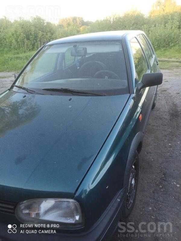 Zaļš Volkswagen Golf 1993 Cēsis, ar dzinēja tilpumu 1.80 L un nobraukumu 285 tūkst. km par 700 €, foto 2 vietnē AUTOMOTO.COM.LV