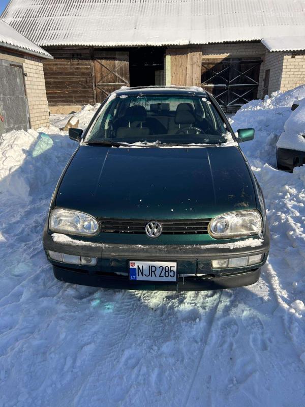 Green Volkswagen Golf 1995 in Alytus, with an engine capacity of 2.00 L and mileage of 221 thousand km for 800 €, photo 4 on AUTOMOTO.COM.LV