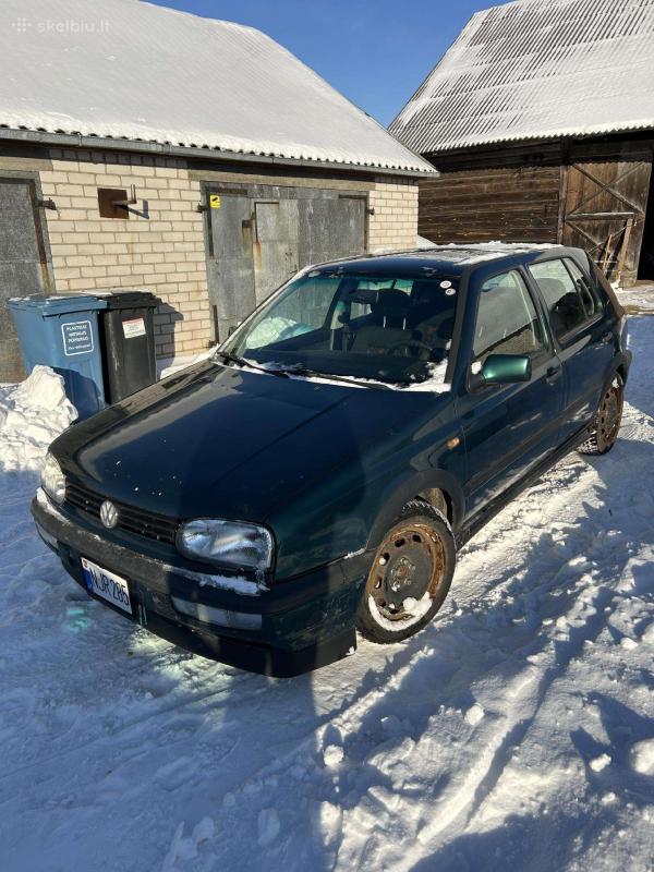 Green Volkswagen Golf 1995 in Alytus, with an engine capacity of 2.00 L and mileage of 221 thousand km for 800 €, photo 5 on AUTOMOTO.COM.LV
