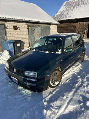 Green Volkswagen Golf 1995 in Alytus, with an engine capacity of 2.00 L and mileage of 221 thousand km for 800 €, photo 5 on AUTOMOTO.COM.LV