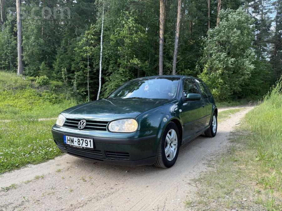 Zaļš Volkswagen Golf 1998 Cēsis, ar dzinēja tilpumu 1.60 L un nobraukumu 306 tūkst. km par 950 €, foto 1 vietnē AUTOMOTO.COM.LV