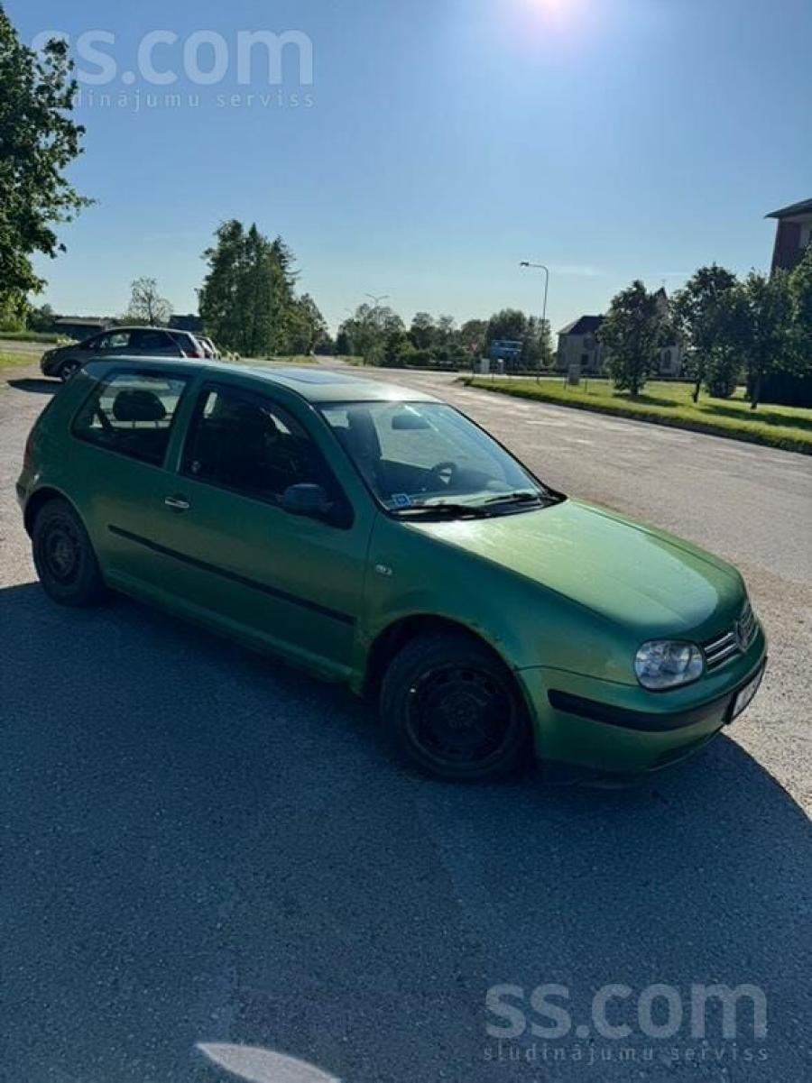 Green Volkswagen Golf 1998 in Dobele, with an engine capacity of 1.40 L and mileage of 206 thousand km for 650 €, photo 1 on AUTOMOTO.COM.LV