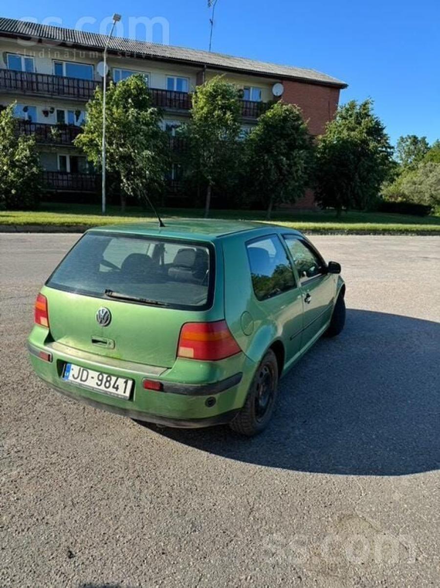 Green Volkswagen Golf 1998 in Dobele, with an engine capacity of 1.40 L and mileage of 206 thousand km for 650 €, photo 4 on AUTOMOTO.COM.LV