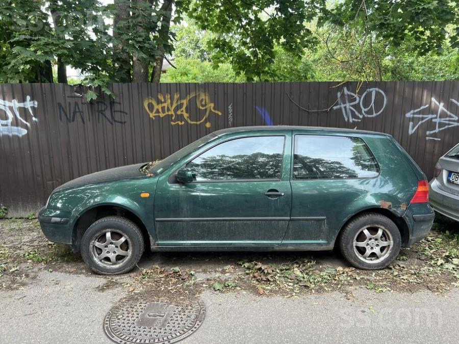 Zaļš Volkswagen Golf 1998 Rīga, ar dzinēja tilpumu 1.40 L un nobraukumu 320 tūkst. km par 350 €, foto 2 vietnē AUTOMOTO.COM.LV