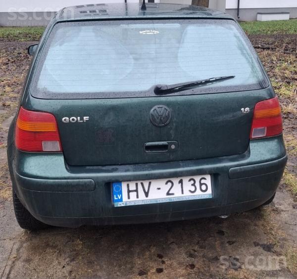 Green Volkswagen Golf 1998 in Daugavpils, with an engine capacity of 1.60 L and mileage of 0 thousand km for 900 €, photo 3 on AUTOMOTO.COM.LV