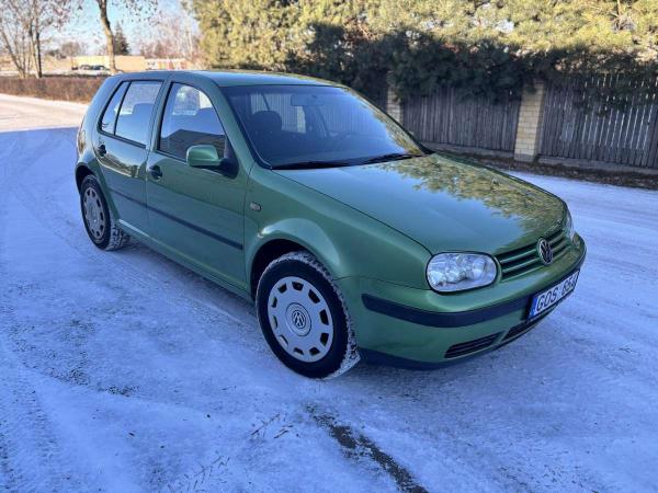 Zaļš Volkswagen Golf 1998 Marijampole, ar dzinēja tilpumu 1.60 L un nobraukumu 201 tūkst. km par 1100 €, foto 2 vietnē AUTOMOTO.COM.LV