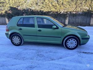 Zaļš Volkswagen Golf 1998 Marijampole, ar dzinēja tilpumu 1.60 L un nobraukumu 201 tūkst. km par 1100 €, foto 3 vietnē AUTOMOTO.COM.LV