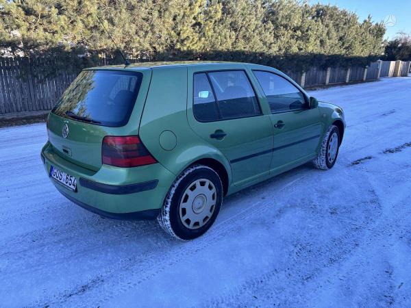 Zaļš Volkswagen Golf 1998 Marijampole, ar dzinēja tilpumu 1.60 L un nobraukumu 201 tūkst. km par 1100 €, foto 4 vietnē AUTOMOTO.COM.LV