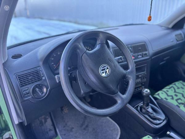 Zaļš Volkswagen Golf 1998 Marijampole, ar dzinēja tilpumu 1.60 L un nobraukumu 201 tūkst. km par 1100 €, foto 8 vietnē AUTOMOTO.COM.LV