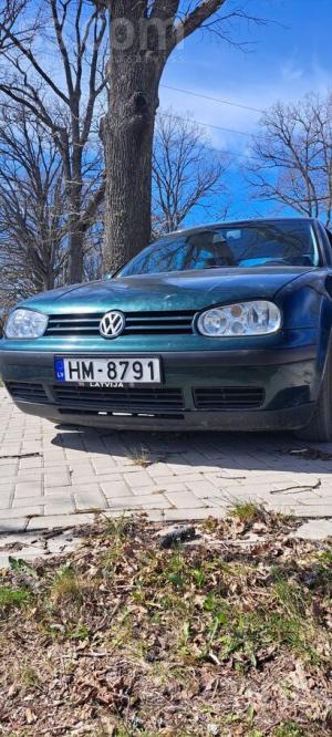 Zaļš Volkswagen Golf 1998 Valmiera, ar dzinēja tilpumu 1.60 L un nobraukumu 316 tūkst. km par 1100 €, foto  vietnē AUTOMOTO.COM.LV