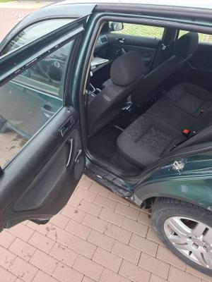 Green Volkswagen Golf 1998 in Sakiai, with an engine capacity of 1.90 L and mileage of 434 thousand km for 700 €, photo 4 on AUTOMOTO.COM.LV