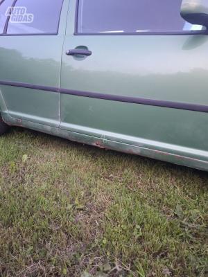 Zaļš Volkswagen Golf 1998 Šakiai, ar dzinēja tilpumu 1.90 L un nobraukumu 30 tūkst. km par 450 €, foto 4 vietnē AUTOMOTO.COM.LV