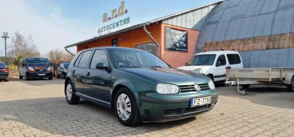 Zaļš Volkswagen Golf 1998 Valmiera, ar dzinēja tilpumu 1.40 L un nobraukumu 291 tūkst. km par 950 €, foto 1 vietnē AUTOMOTO.COM.LV
