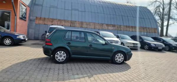 Zaļš Volkswagen Golf 1998 Valmiera, ar dzinēja tilpumu 1.40 L un nobraukumu 291 tūkst. km par 950 €, foto 2 vietnē AUTOMOTO.COM.LV