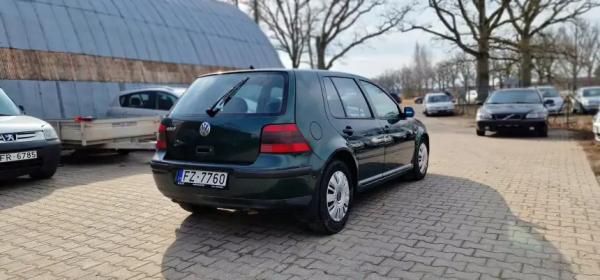 Zaļš Volkswagen Golf 1998 Valmiera, ar dzinēja tilpumu 1.40 L un nobraukumu 291 tūkst. km par 950 €, foto 3 vietnē AUTOMOTO.COM.LV