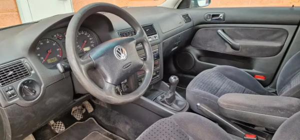 Zaļš Volkswagen Golf 1998 Valmiera, ar dzinēja tilpumu 1.40 L un nobraukumu 291 tūkst. km par 950 €, foto 9 vietnē AUTOMOTO.COM.LV
