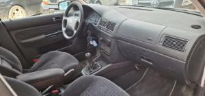 Zaļš Volkswagen Golf 1998 Valmiera, ar dzinēja tilpumu 1.40 L un nobraukumu 291 tūkst. km par 950 €, foto 11 vietnē AUTOMOTO.COM.LV
