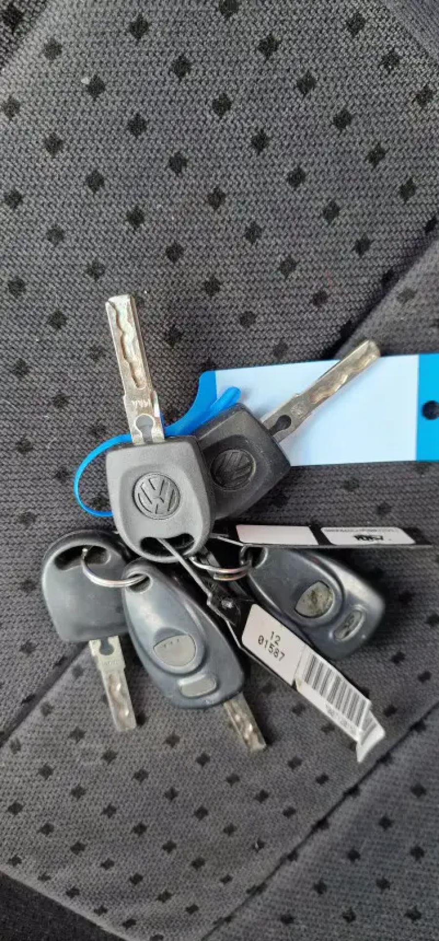Zaļš Volkswagen Golf 1998 Valmiera, ar dzinēja tilpumu 1.40 L un nobraukumu 291 tūkst. km par 950 €, foto 12 vietnē AUTOMOTO.COM.LV