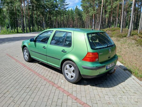 Green Volkswagen Golf 1998 in Talsi, with an engine capacity of 1.40 L and mileage of 230 thousand km for 1150 €, photo 3 on AUTOMOTO.COM.LV