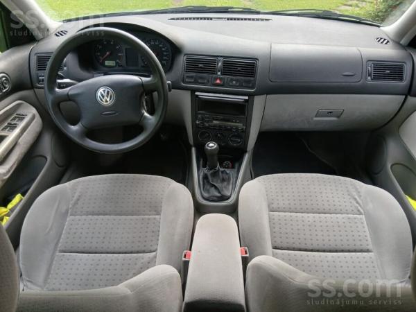 Green Volkswagen Golf 1998 in Talsi, with an engine capacity of 1.40 L and mileage of 230 thousand km for 1150 €, photo 7 on AUTOMOTO.COM.LV