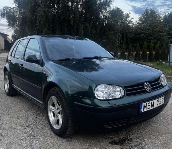 Green Volkswagen Golf 1998 in Kaunas, with an engine capacity of 1.60 L and mileage of 256 thousand km for 600 €, photo 1 on AUTOMOTO.COM.LV