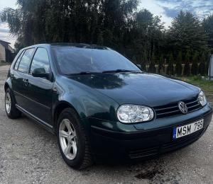 Zaļš Volkswagen Golf 1998 Kauņa, ar dzinēja tilpumu 1.60 L un nobraukumu 256 tūkst. km par 600 €, foto  vietnē AUTOMOTO.COM.LV