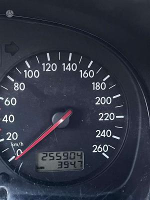 Zaļš Volkswagen Golf 1998 Kauņa, ar dzinēja tilpumu 1.60 L un nobraukumu 256 tūkst. km par 600 €, foto 8 vietnē AUTOMOTO.COM.LV