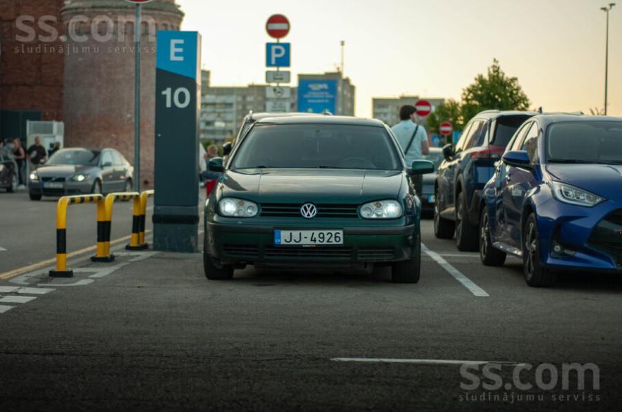 Green Volkswagen Golf 1998 in Riga, with an engine capacity of 1.90 L and mileage of 254 thousand km for 1700 €, photo 9 on AUTOMOTO.COM.LV