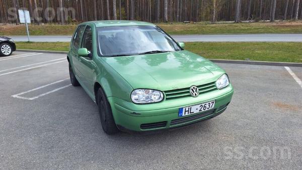 Green Volkswagen Golf 1998 in Riga, with an engine capacity of 1.60 L and mileage of 240 thousand km for 350 €, photo 1 on AUTOMOTO.COM.LV